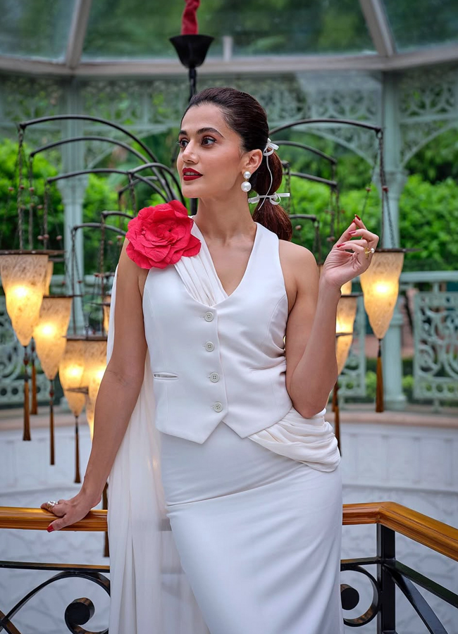 TaapseePannu సో బ్యూటిఫుల్‌, సో ఎలిగెంట్‌, జస్ట్‌ లుకింగ్‌ లైకే వావ్‌ (ఫోటోలు) | Taapsee Pannu ...